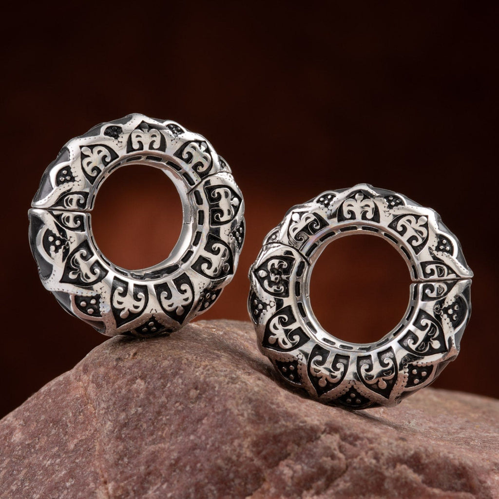 Steel Circle Hangers with Fleur-de-lis Pattern – Arctic Buffalo